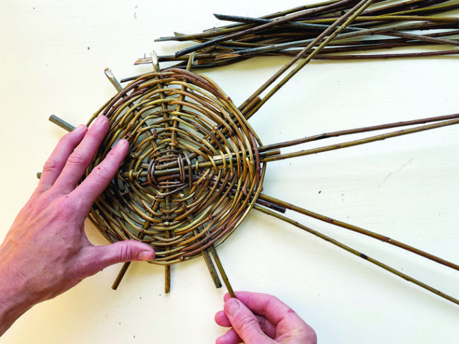 How to Make a Basket Out of Natural Materials – Mother Earth News